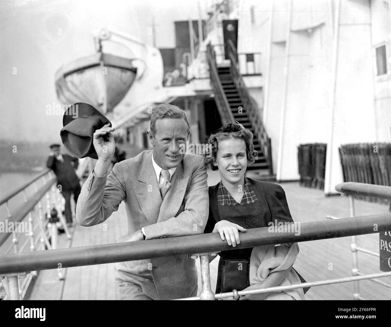 Leslie Howard British film actor and his daughter Leslie Southhampton ...