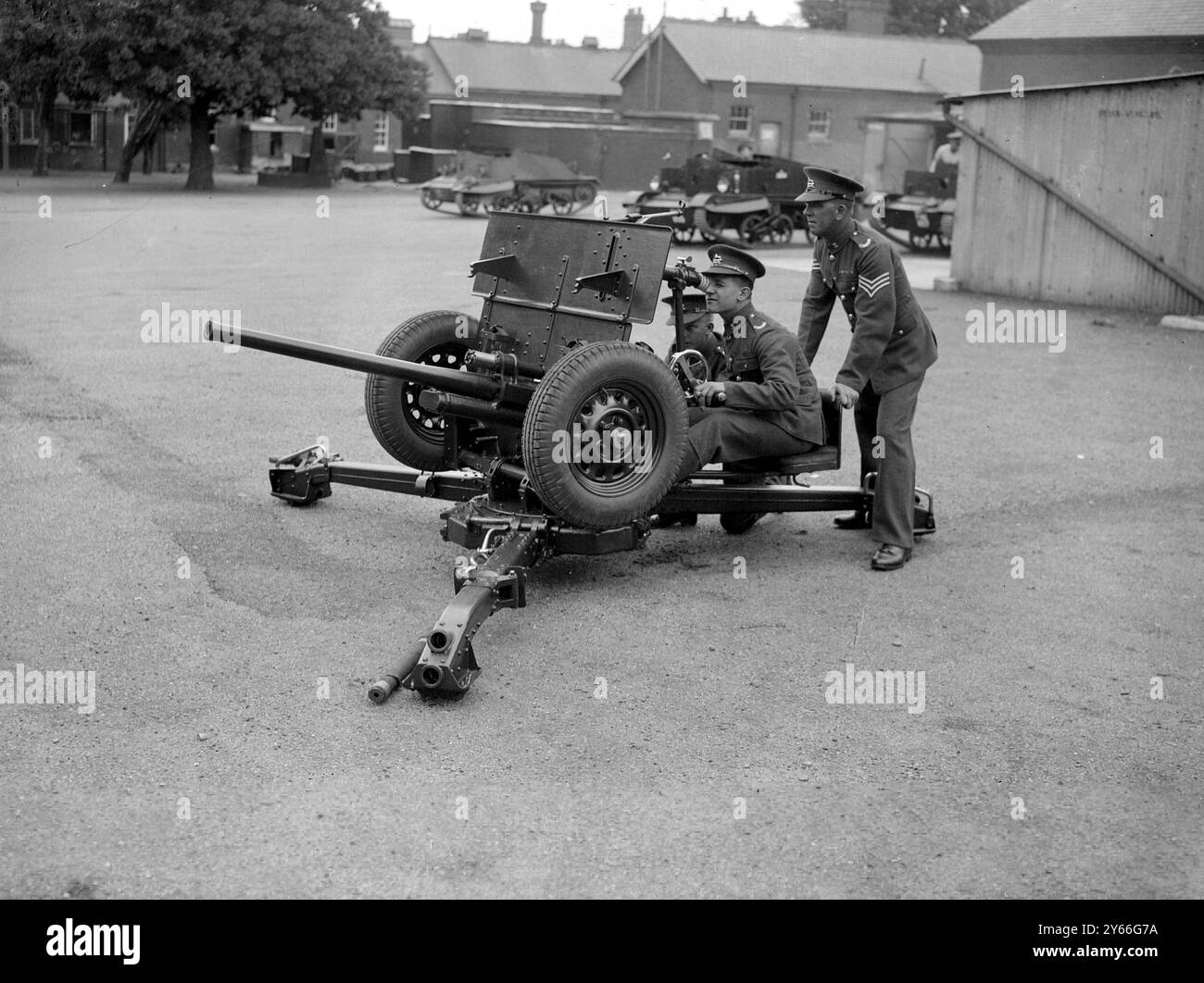 The infantry's first anti tank gun at Aldershot 12th August 1937 Stock ...