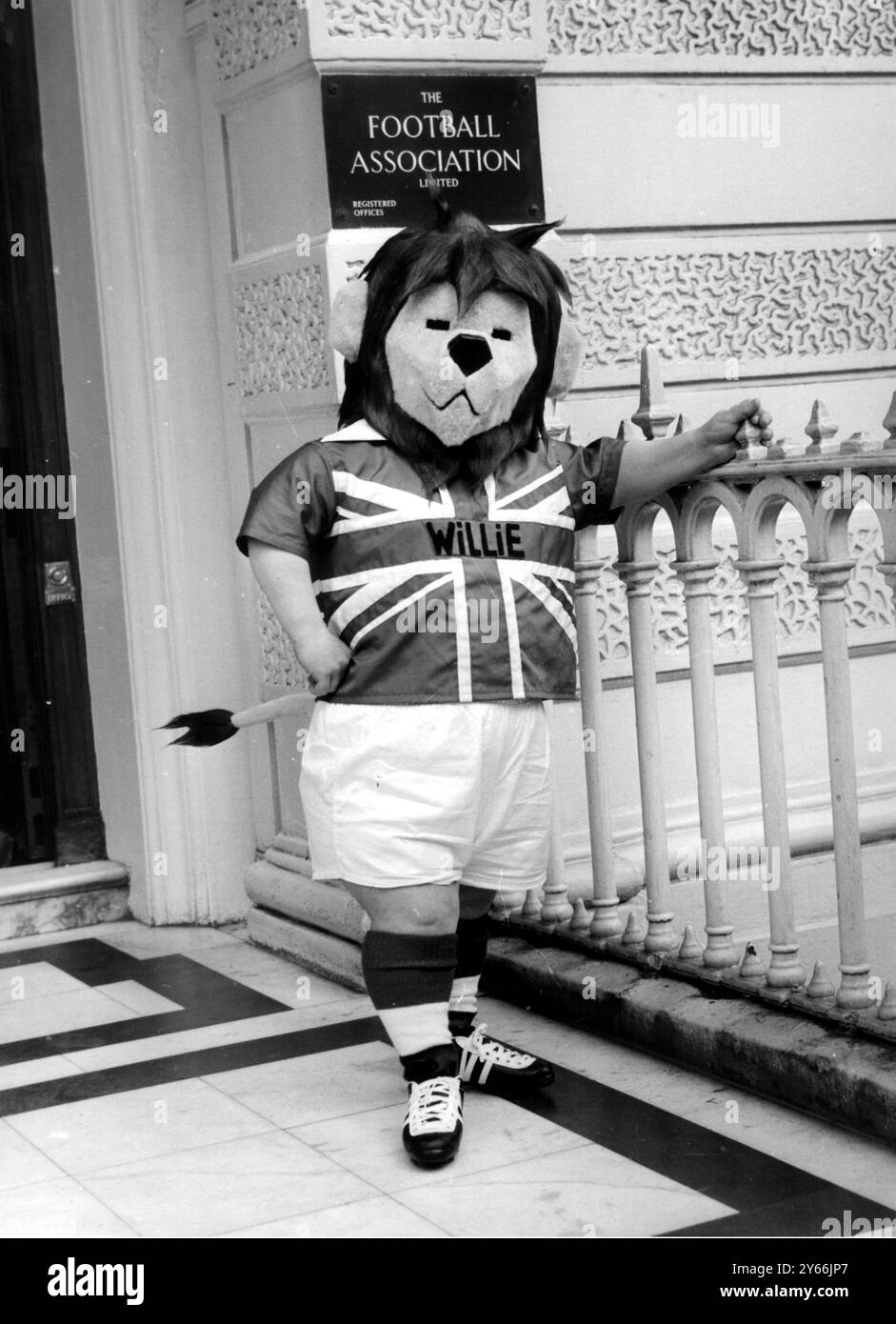 Willy mascot hi-res stock photography and images - Alamy