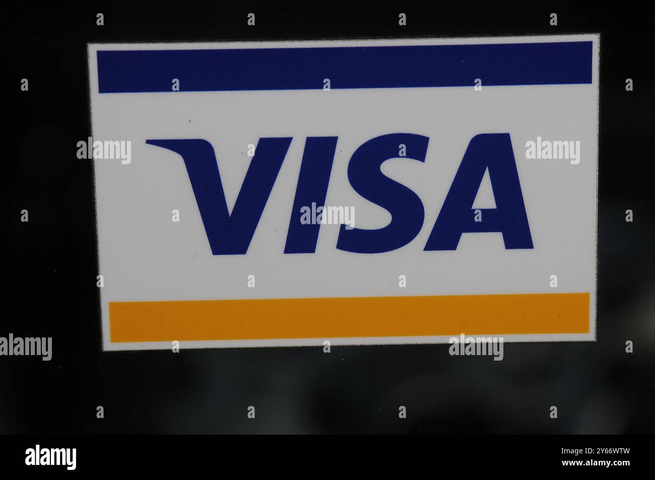 Visa cardvis cards hi-res stock photography and images - Alamy