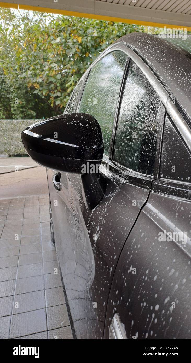 Car washing process on self hi-res stock photography and images - Alamy