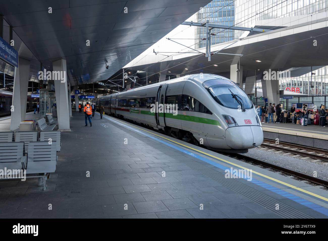 A German (DB) train at Vienna Main Station Stock Photo - Alamy