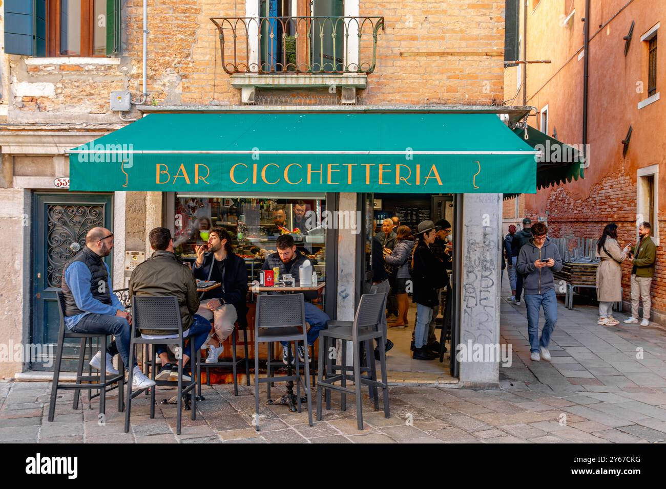 Cicchetti and spritz hi-res stock photography and images - Alamy