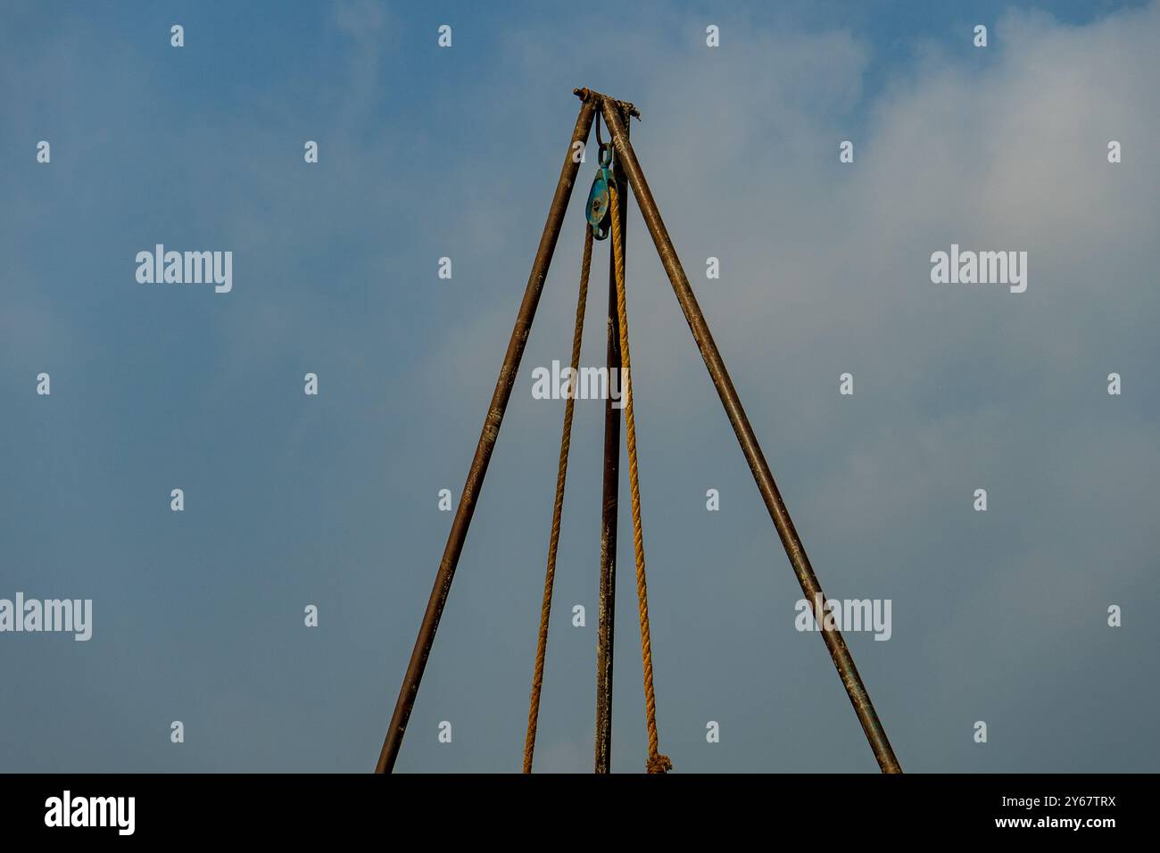 Tripod with block lifting mechanism Stock Photo - Alamy