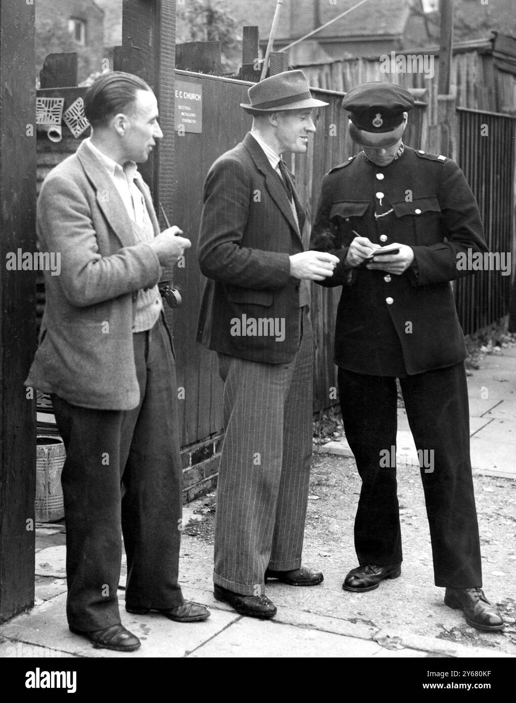 Police talking to the public Black and White Stock Photos & Images - Alamy