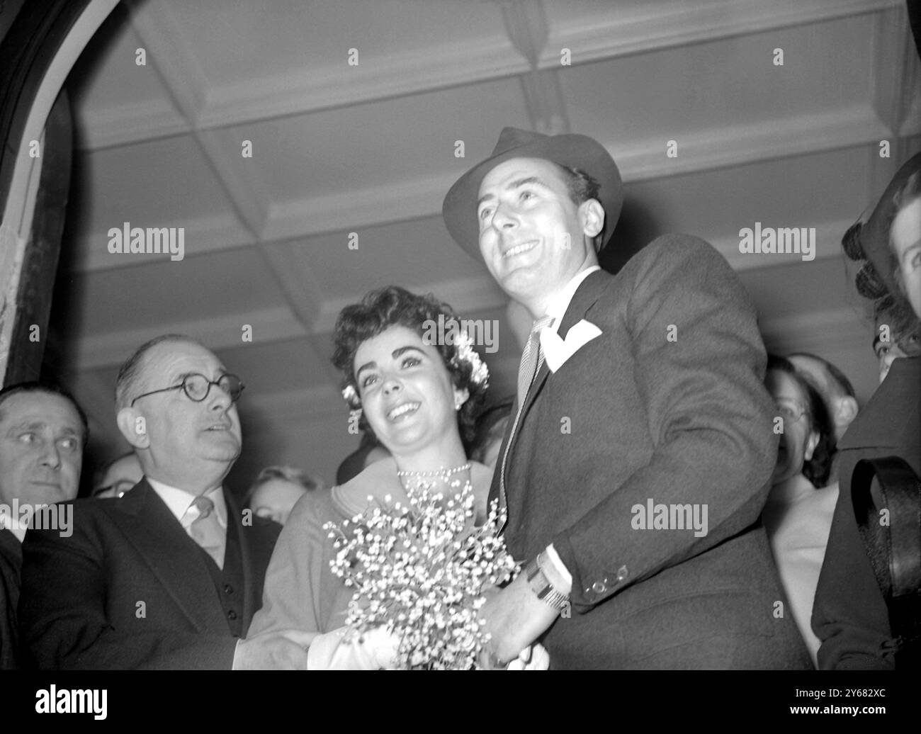 Elizabeth taylor wedding 1952 wilding Black and White Stock Photos ...
