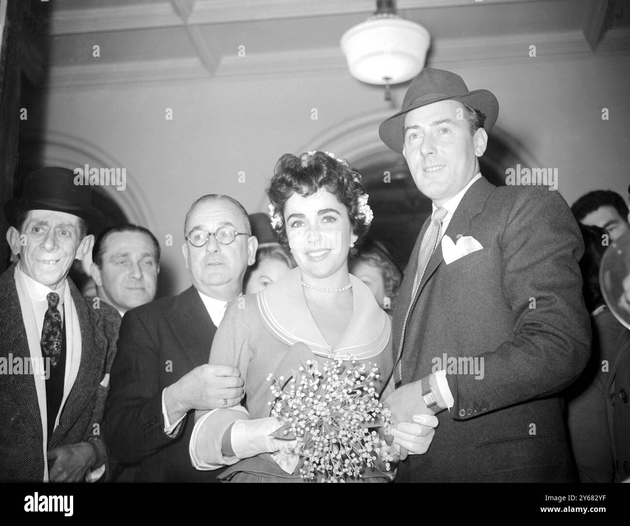 Elizabeth Taylor aged 19 with her husband Michael Wilding aged 39 after ...