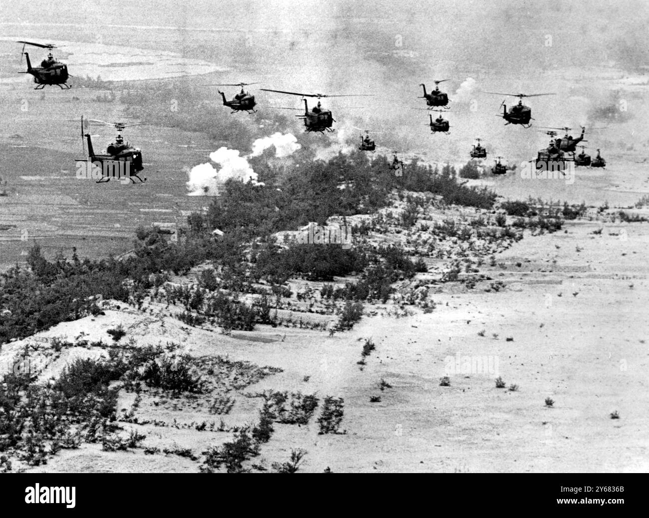 Helicopters vietnam war hi-res stock photography and images - Alamy