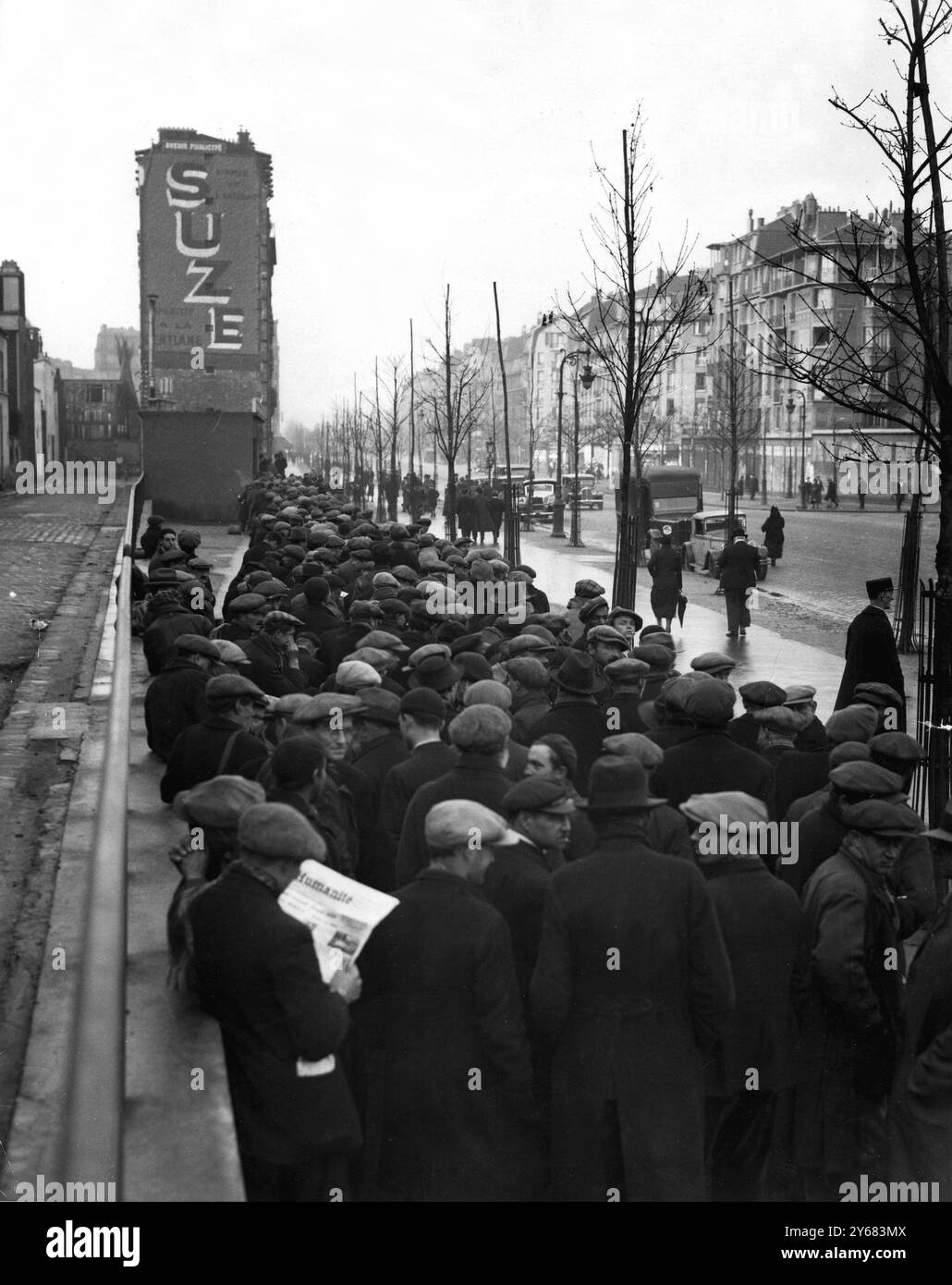 Soup line in Montmartre Paris France in the depression of the 1930s ...
