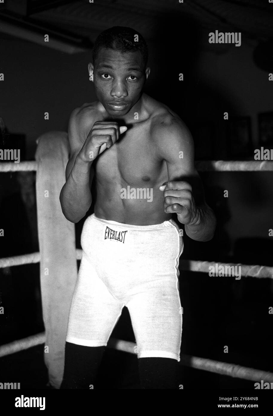 Sandy Saddler - Featherweight Boxing Champion Stock Photo - Alamy
