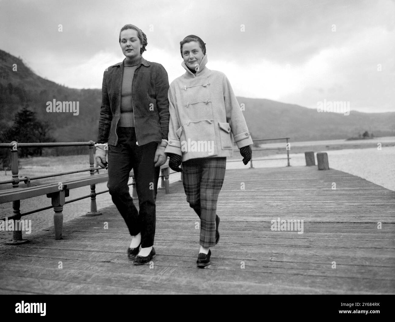 Ullswater, Cumberland: The turbo-jet powered hydroplane Bluebird, in ...