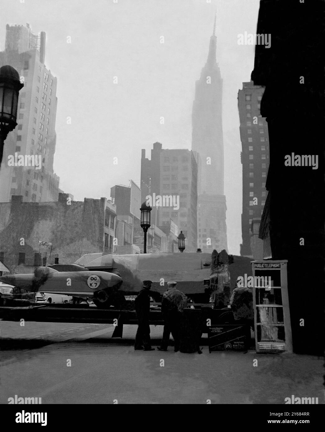 New York: Donald Campbell's world's fastest speedboat, the jet ...