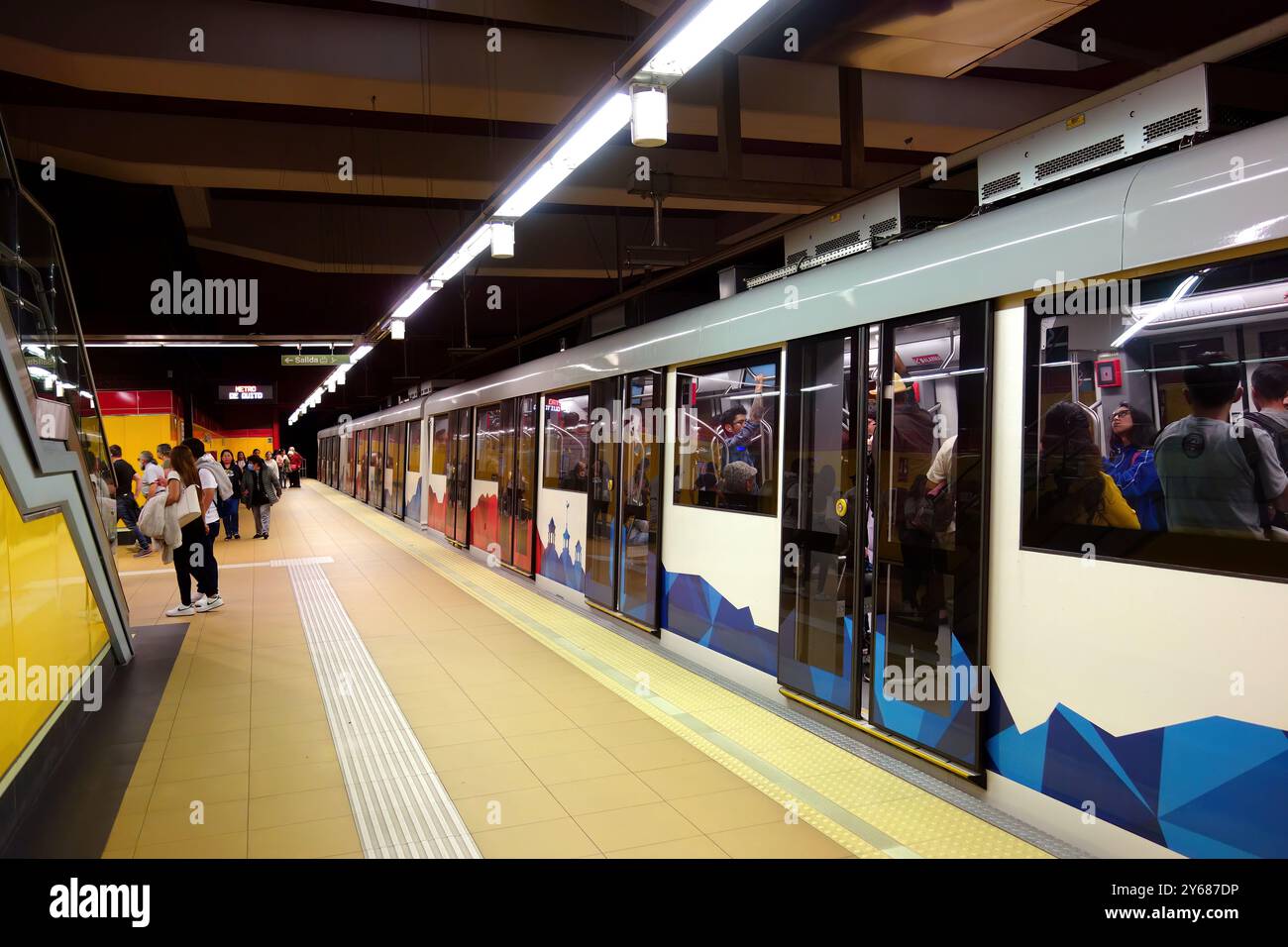 Subway, Metro, Quito, Ecuador, South America Stock Photo - Alamy