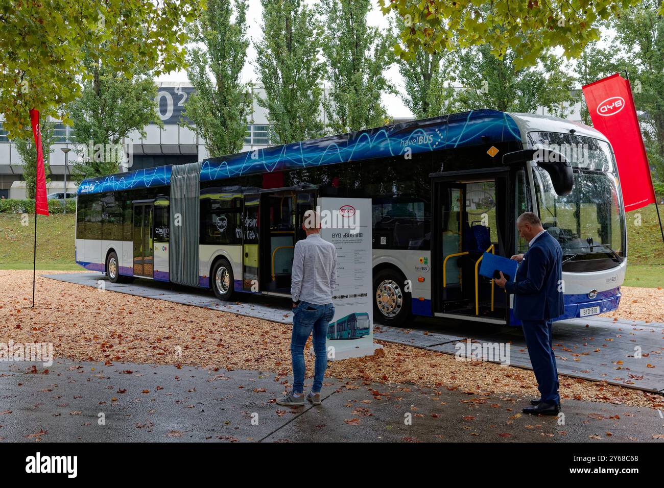 E-Busse auf der InnoTrans 2024 2024-09-24 Deutschland, Berlin Elektro ...