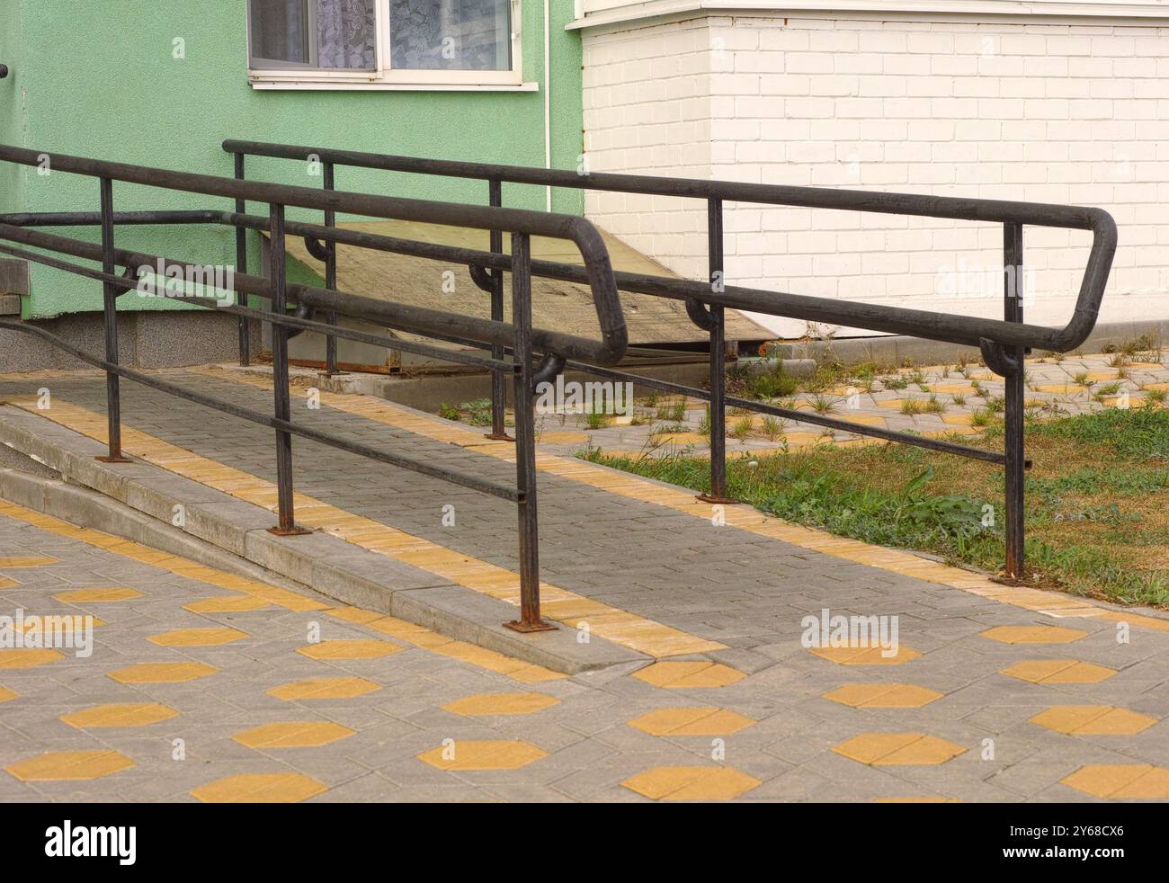 Wheelchair ramp house hi-res stock photography and images - Alamy