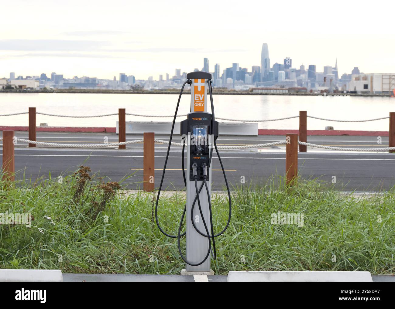 Alameda, CA - Dec 20, 2023: Charge Point EV Charging Station in the Sea ...