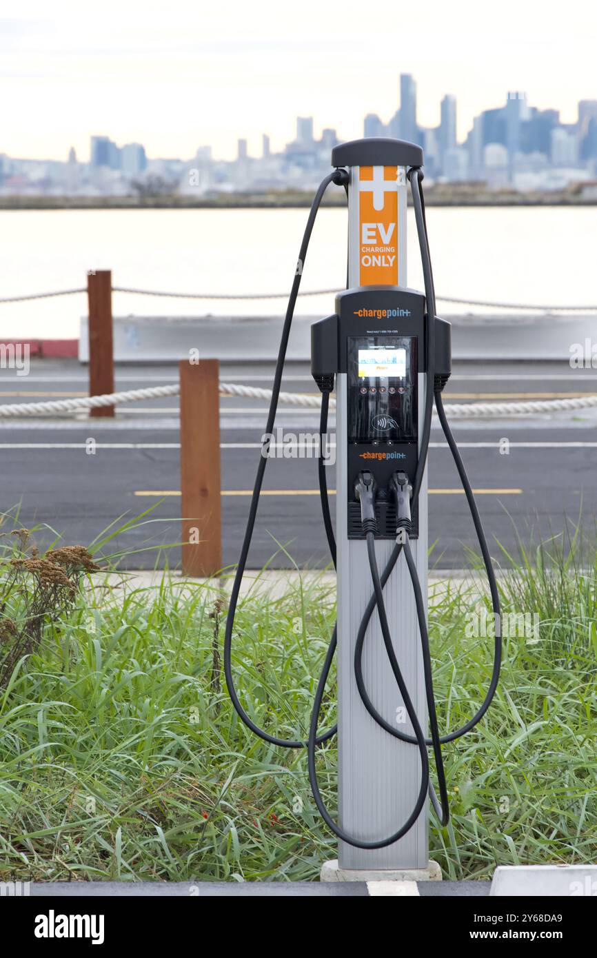 Alameda, CA - Dec 20, 2023: Charge Point EV Charging Station in the Sea ...
