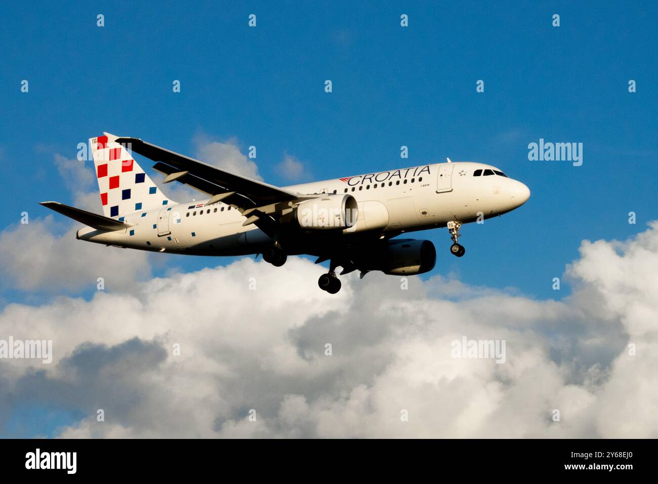 Croatia Airlines Aeroplane Airbus A319 Plane Aircraft Airplane Jetliner ...