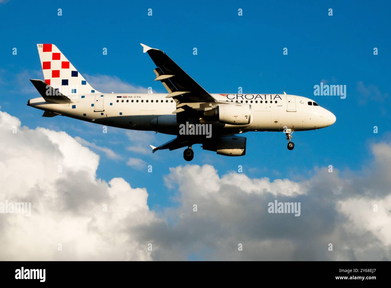 Croatia Airlines Aeroplane Airbus A319 Plane Aircraft Airplane Jetliner ...