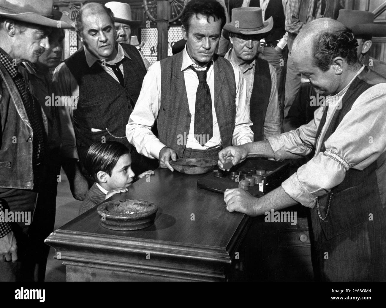 Henry Fonda (center), Robert Middleton (to the left of Fonda), Jean ...