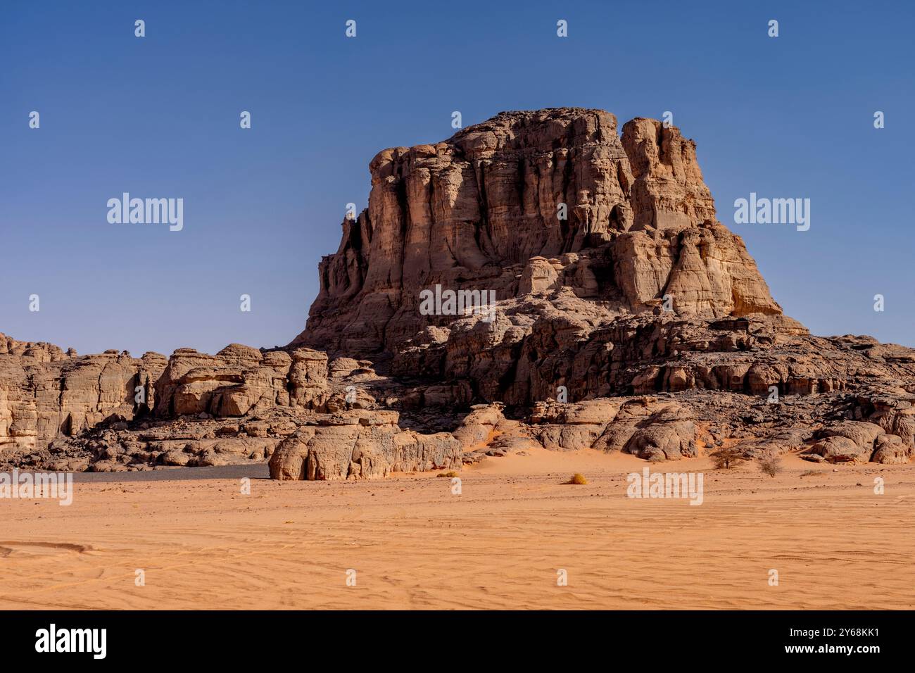 Sahara desert, sand, dunes and rocks in Algeria. Surrounding of Djanet ...
