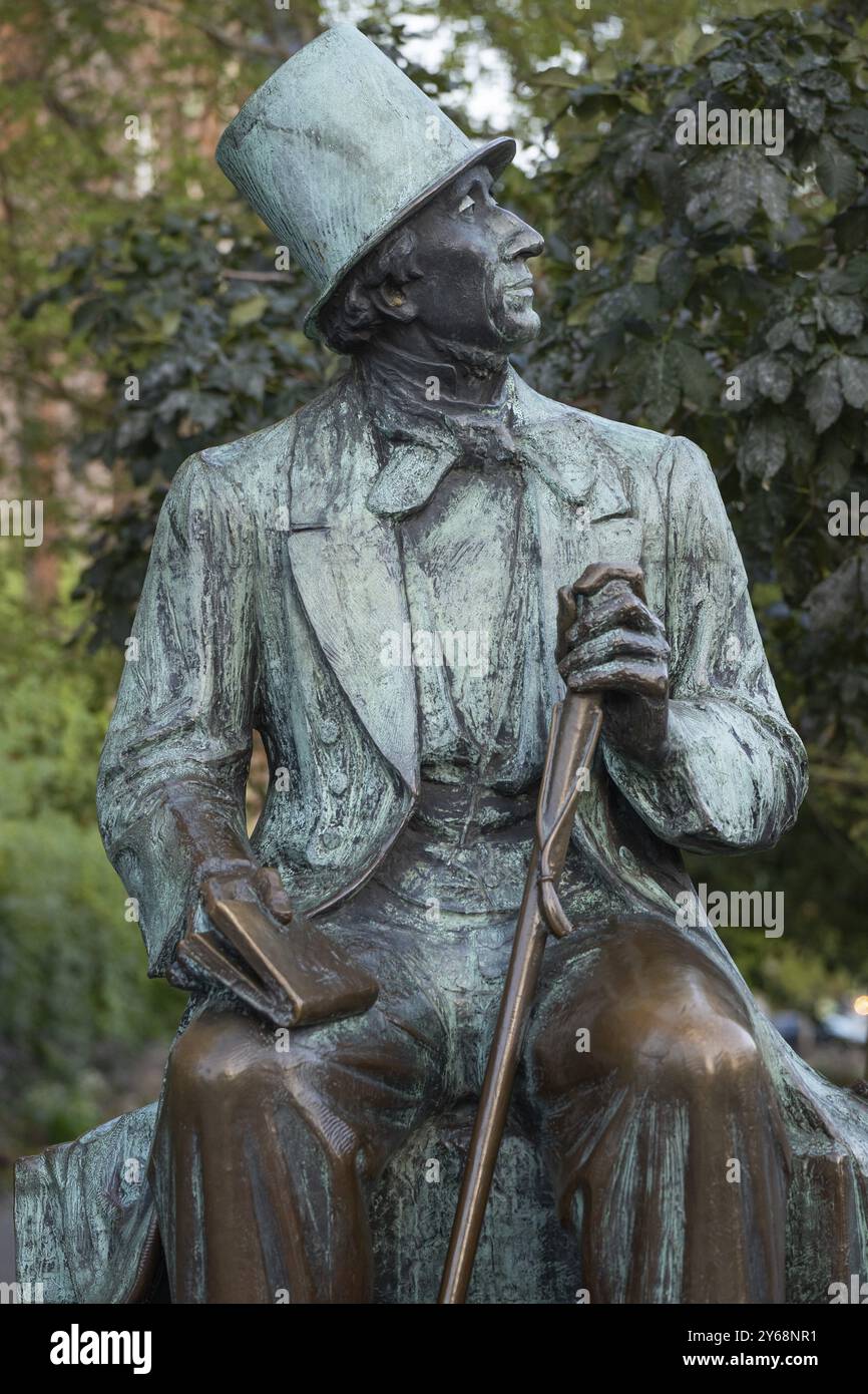 Hans christian andersen character hi-res stock photography and images ...