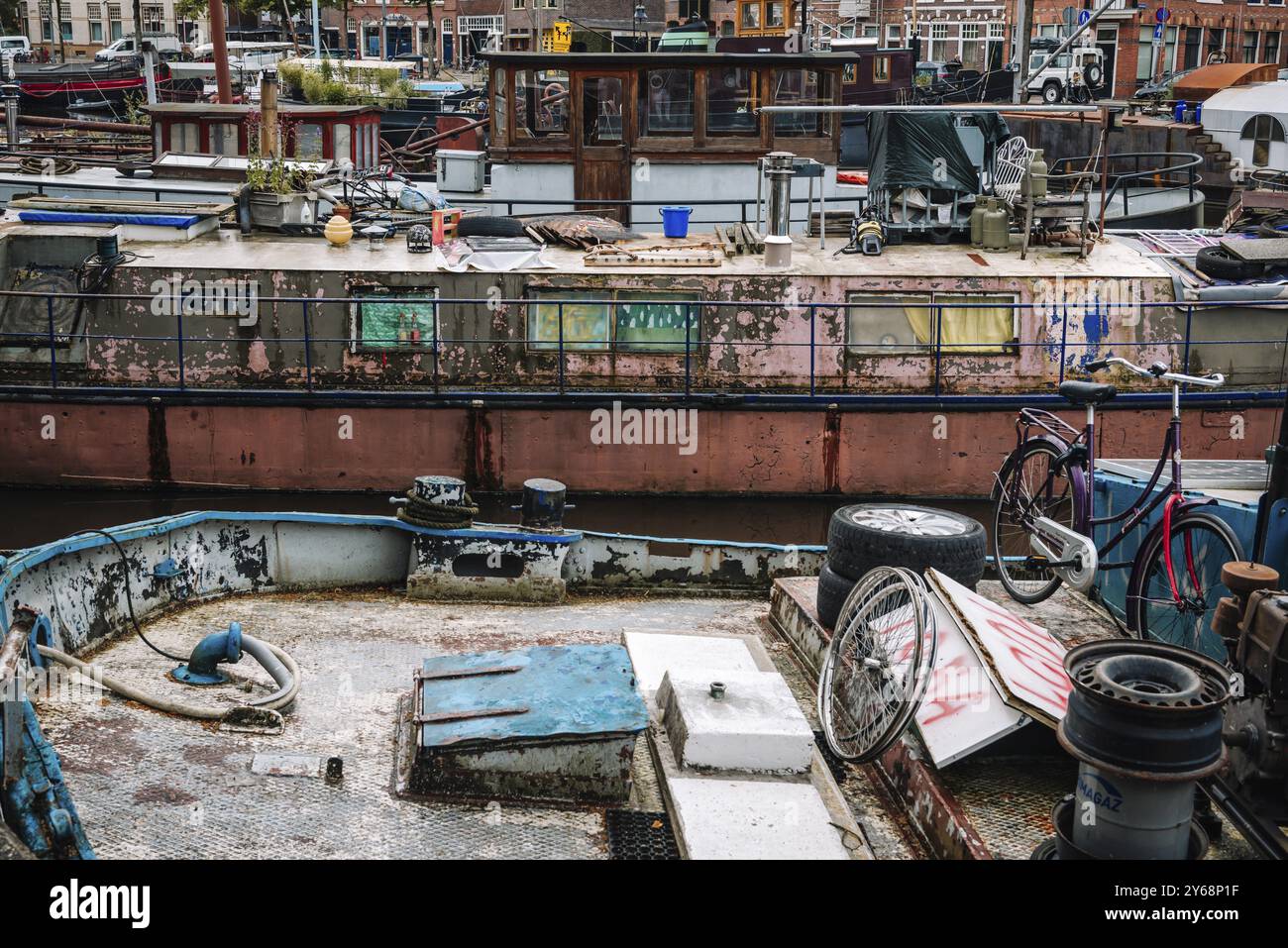 Old ships, inhabited, boathouse, dilapidated, weathered, canal, boat ...