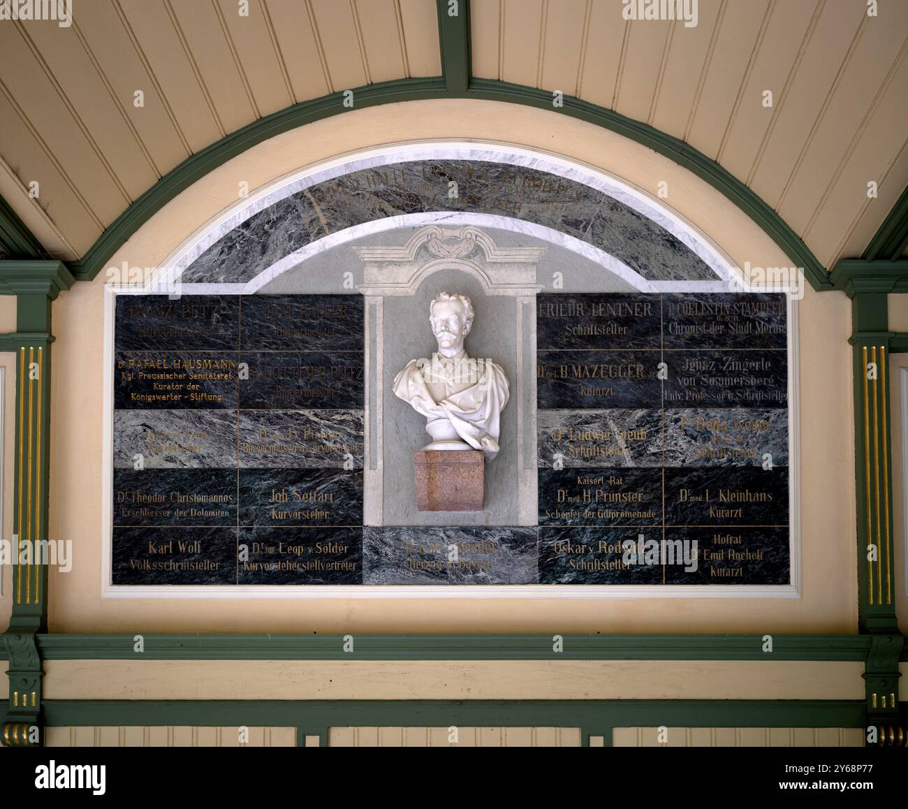 Historic Wandelhalle with bust of Duke Carl Theodor in Bavaria ...