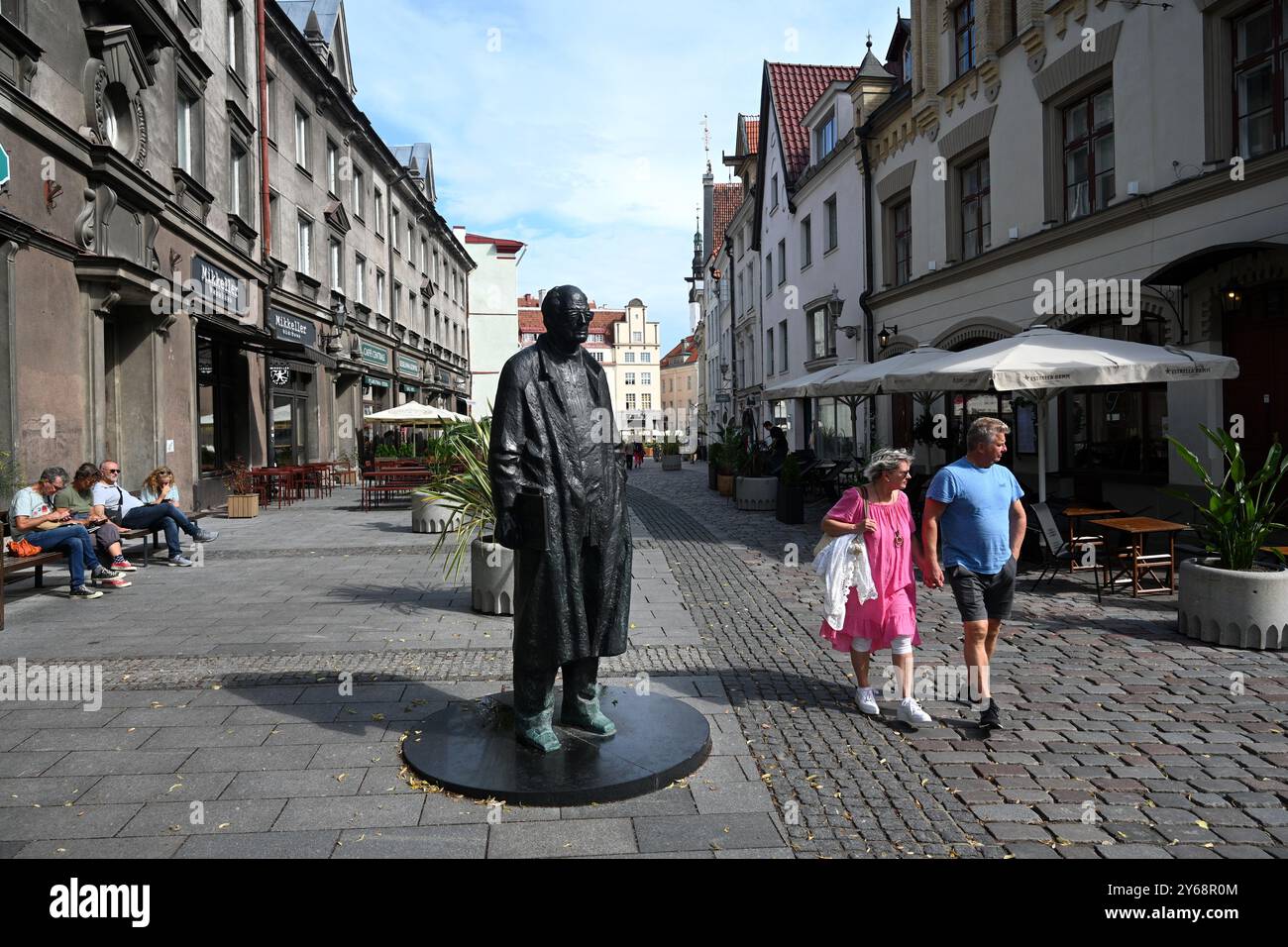 Estonian bronze statue hi-res stock photography and images - Alamy