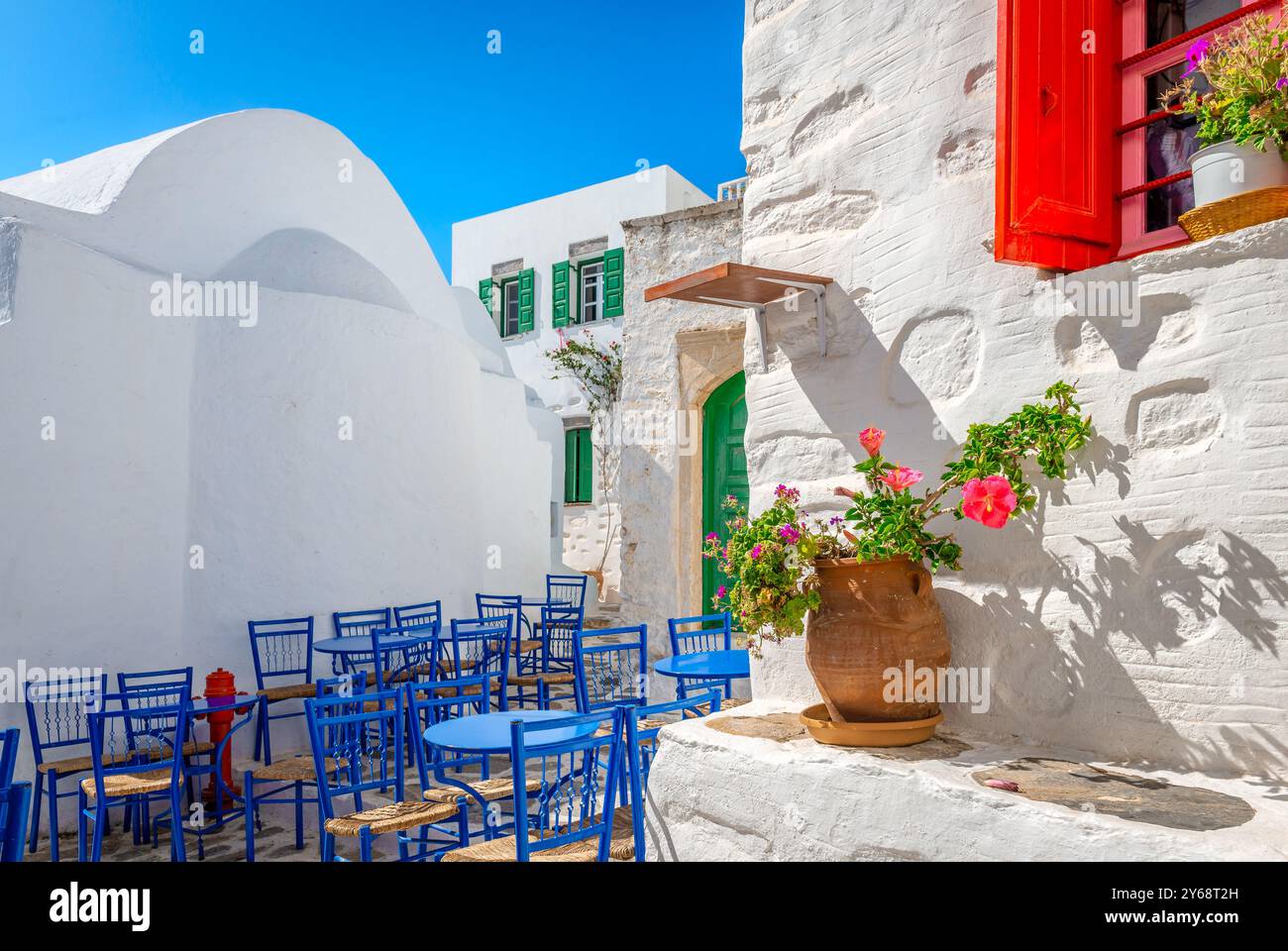 Outdoor café in the village of Hora, in Amorgos Island, Cyclades ...