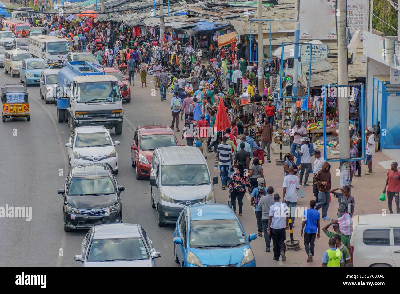People going home after work Stock Photo - Alamy