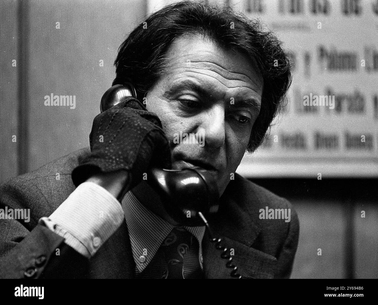 Spanish theater and film actor Alberto Closas during an interview in ...