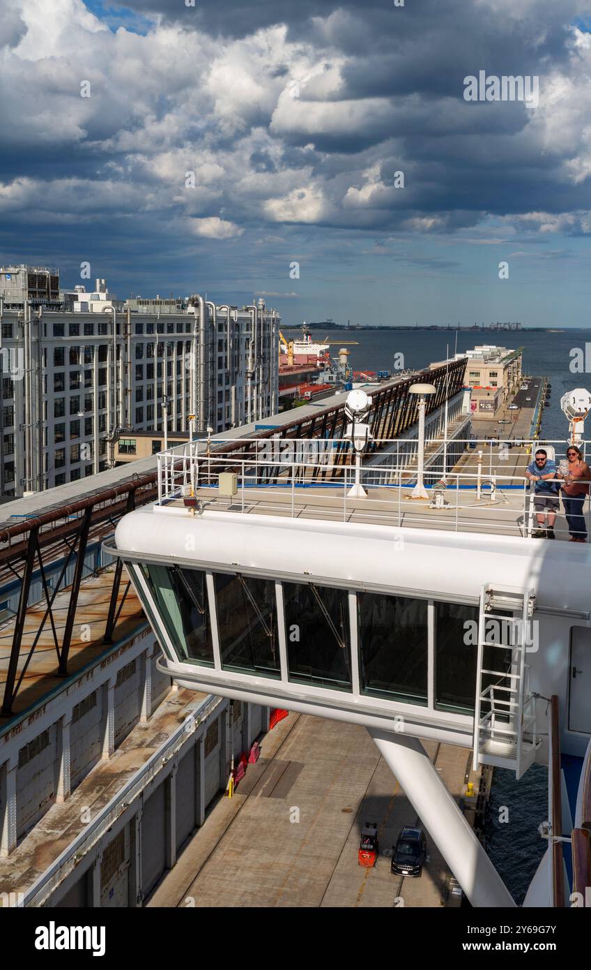 Black falcon cruise terminal hi-res stock photography and images - Alamy