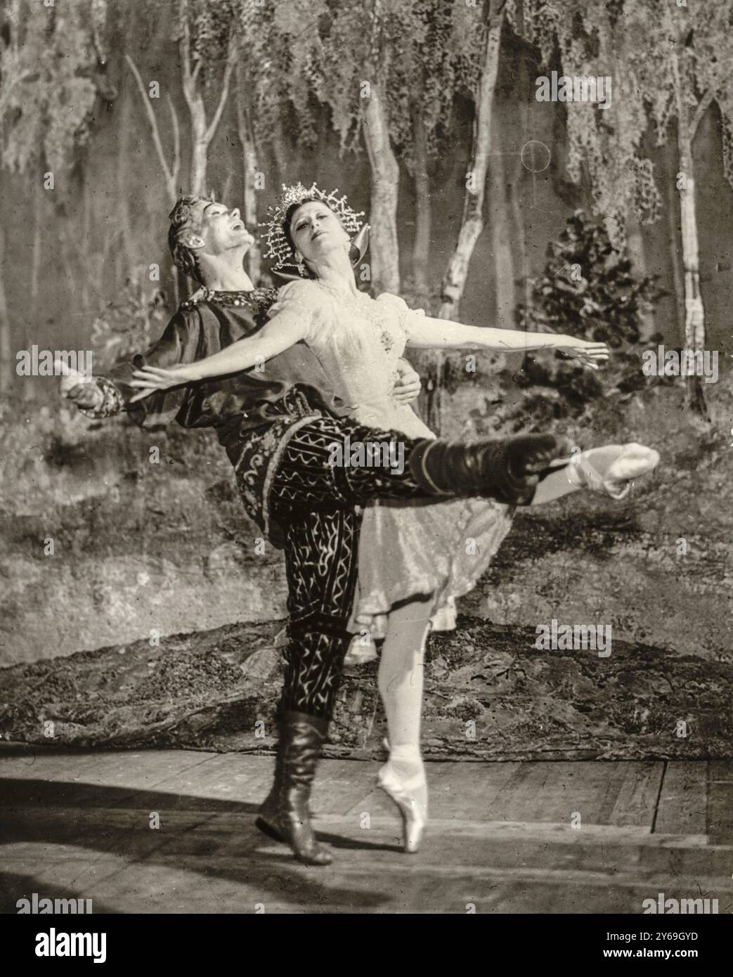 Maya Plisetskaya and Vladimir Vasiliev in the ballet "The Little ...