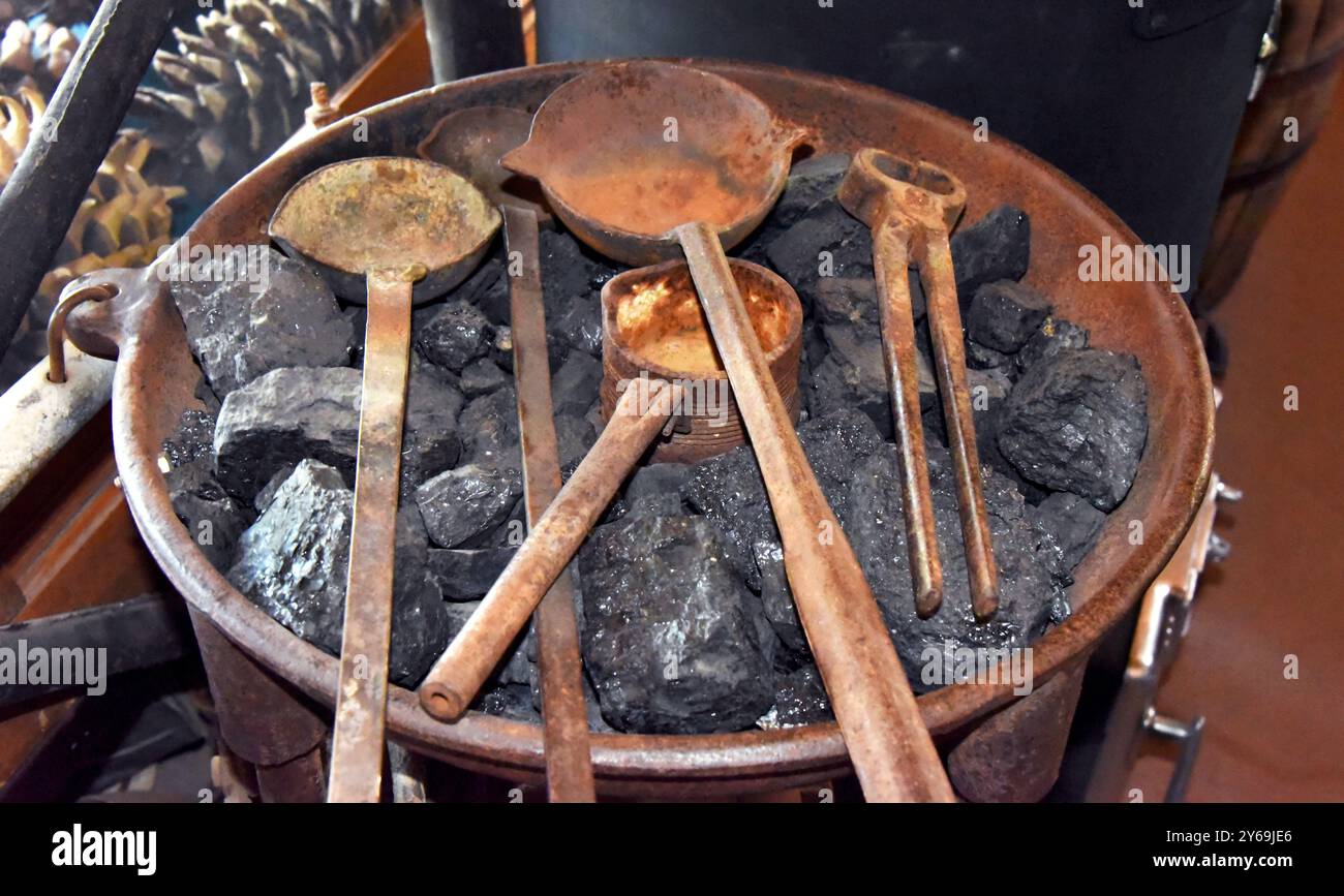 Black smith smelter hi-res stock photography and images - Alamy
