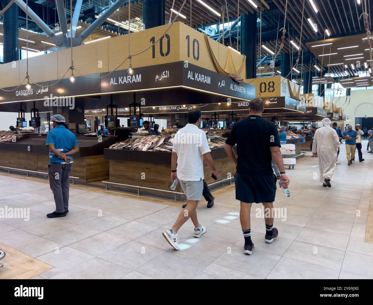 inside fish market in Mina Abu Dhabi Stock Photo - Alamy