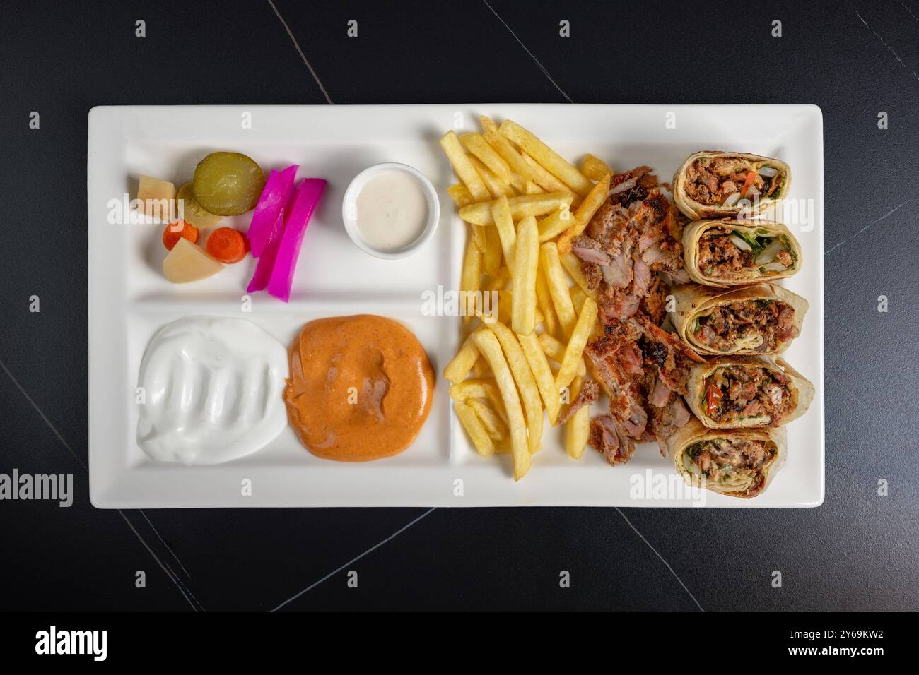 Chicken beef meat shawarma hi-res stock photography and images - Alamy