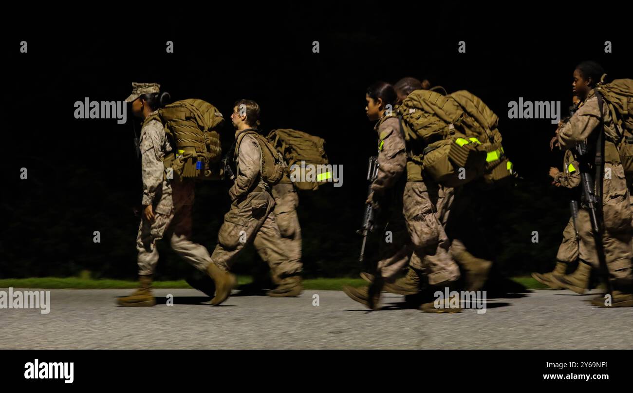 Recruits with November Company, 3rd Recruit Training Battalion, conduct ...