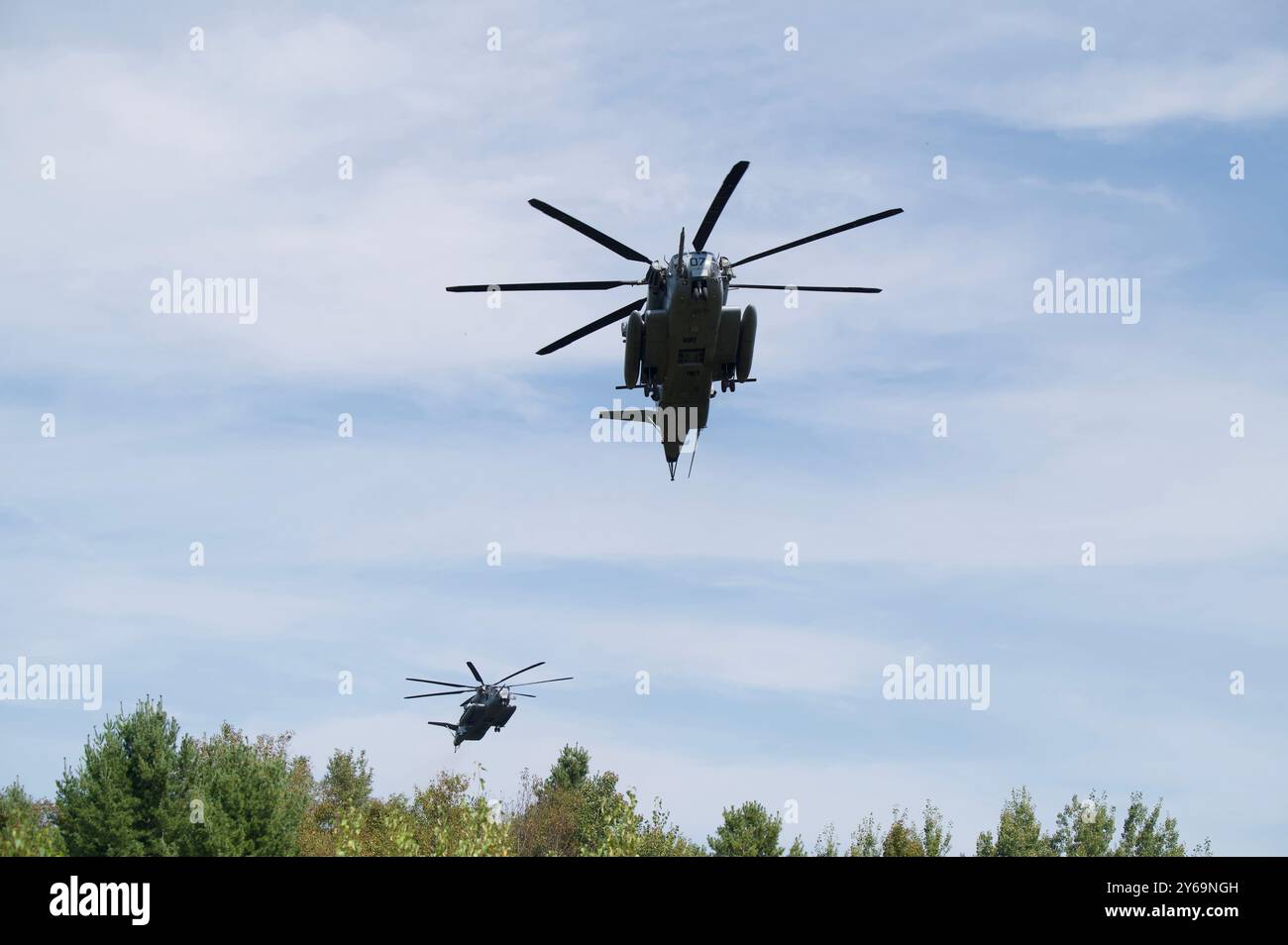 Two United States Marine Corps CH-53E Super Stallion helicopters ...