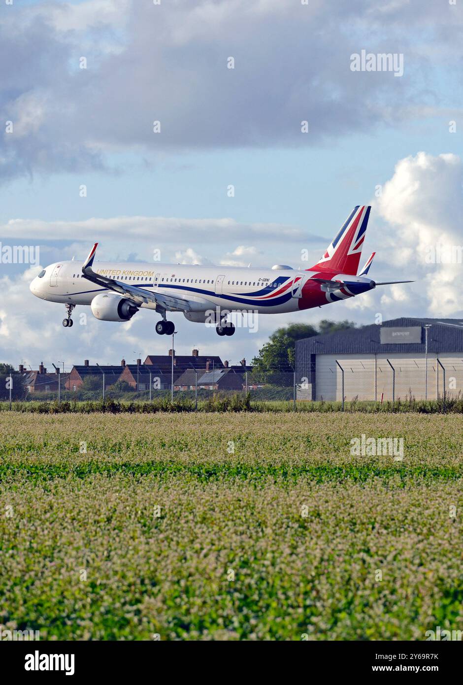 The UK Government's AIRBUS A321, G-GBNI, on final approach to runway 27 ...