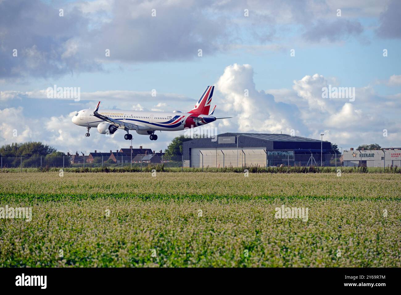 The UK Government's AIRBUS A321, G-GBNI, on final approach to runway 27 ...