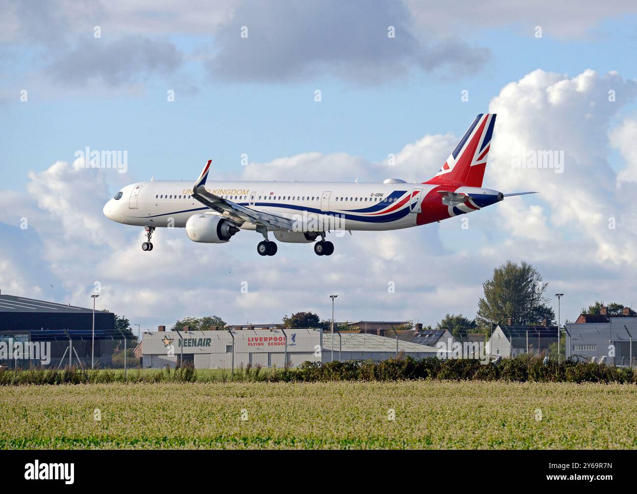 The UK Government's AIRBUS A321, G-GBNI, on final approach to runway 27 ...