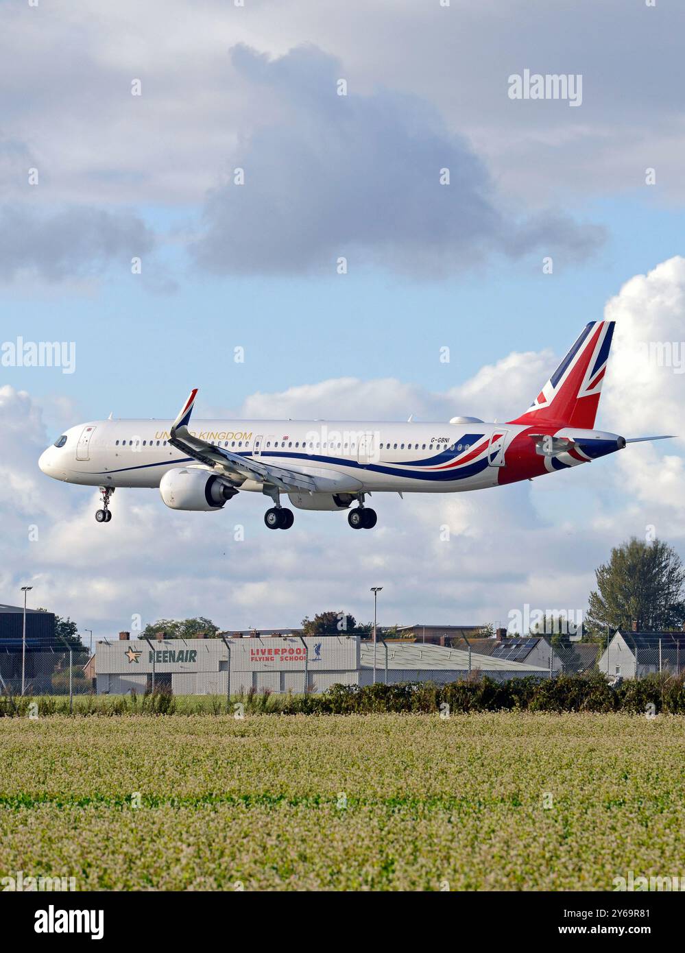 The UK Government's AIRBUS A321, G-GBNI, on final approach to runway 27 ...