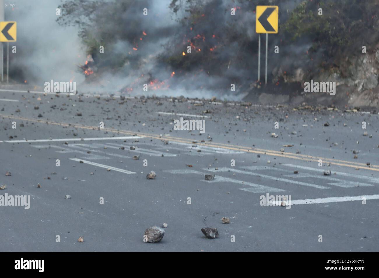 UIO INCENDIO SIMON BOLÃVAR Quito, September 24, 2024 Fire on Simon ...