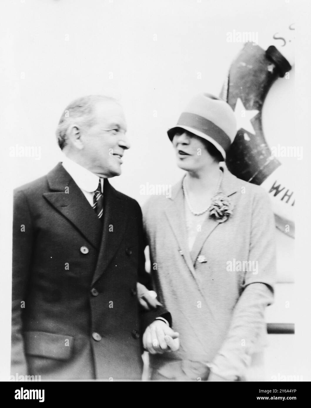 W.C. Durant, motor magnate, & wife /, New York., Half-length portrait ...