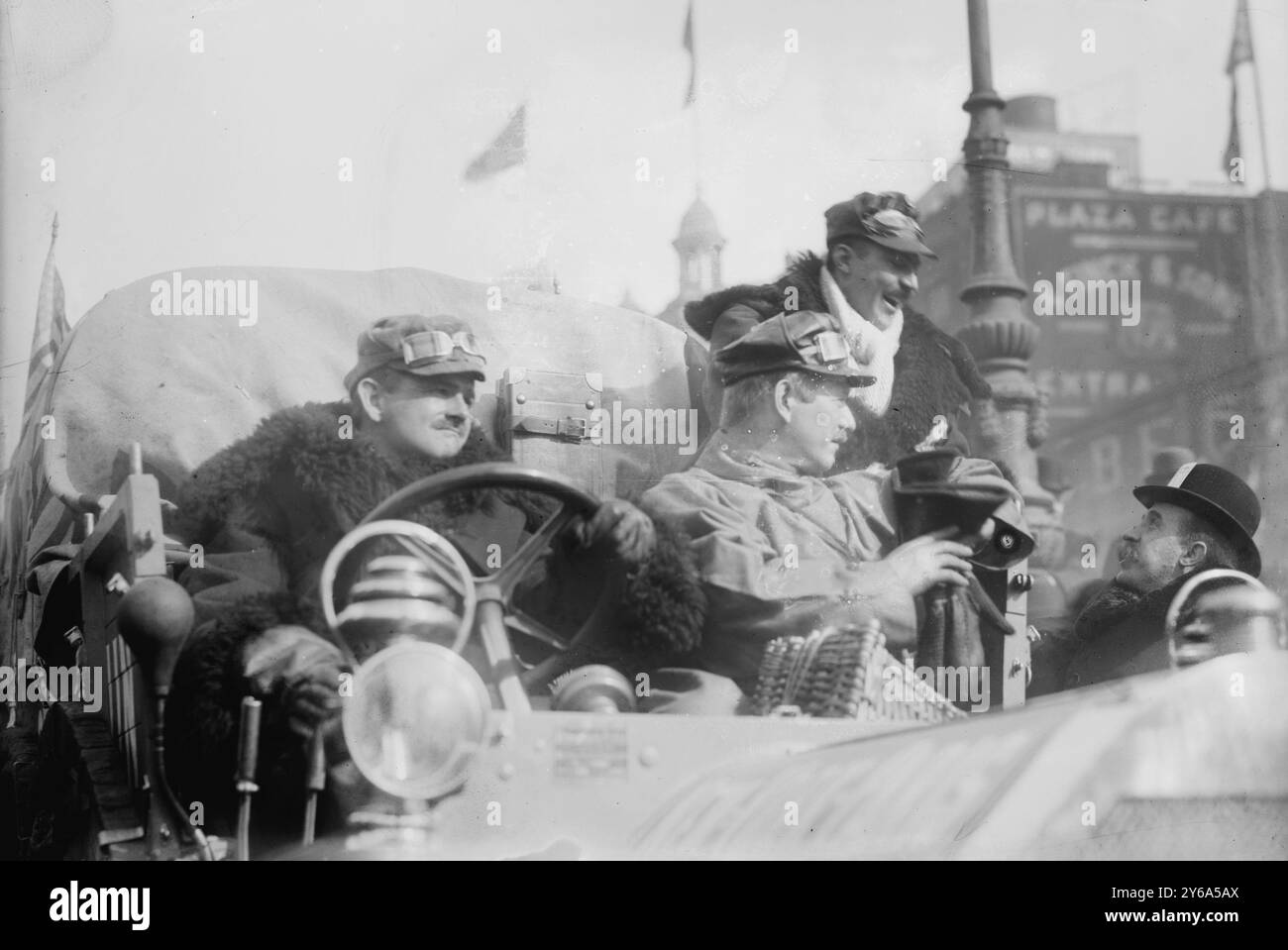 New york paris race drivers hi-res stock photography and images - Alamy