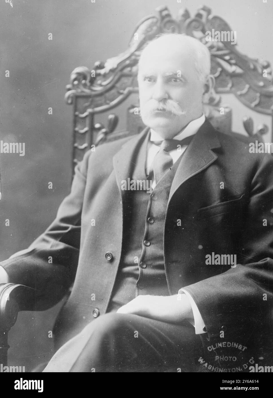 Aldrich seated hi-res stock photography and images - Alamy