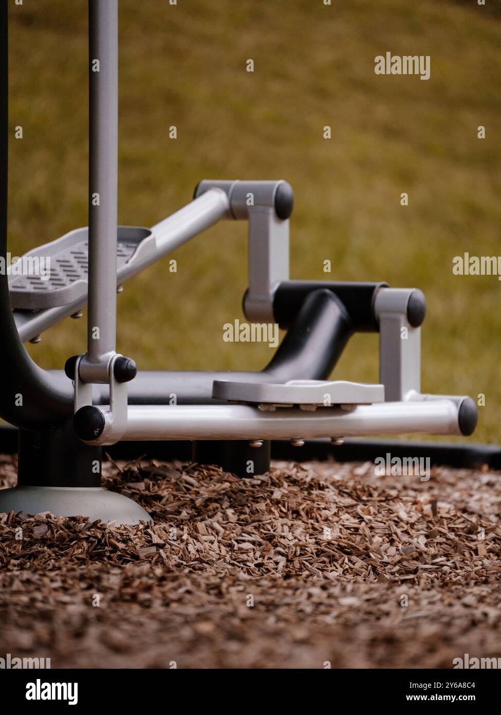 Exercise machine (park) hi-res stock photography and images - Alamy