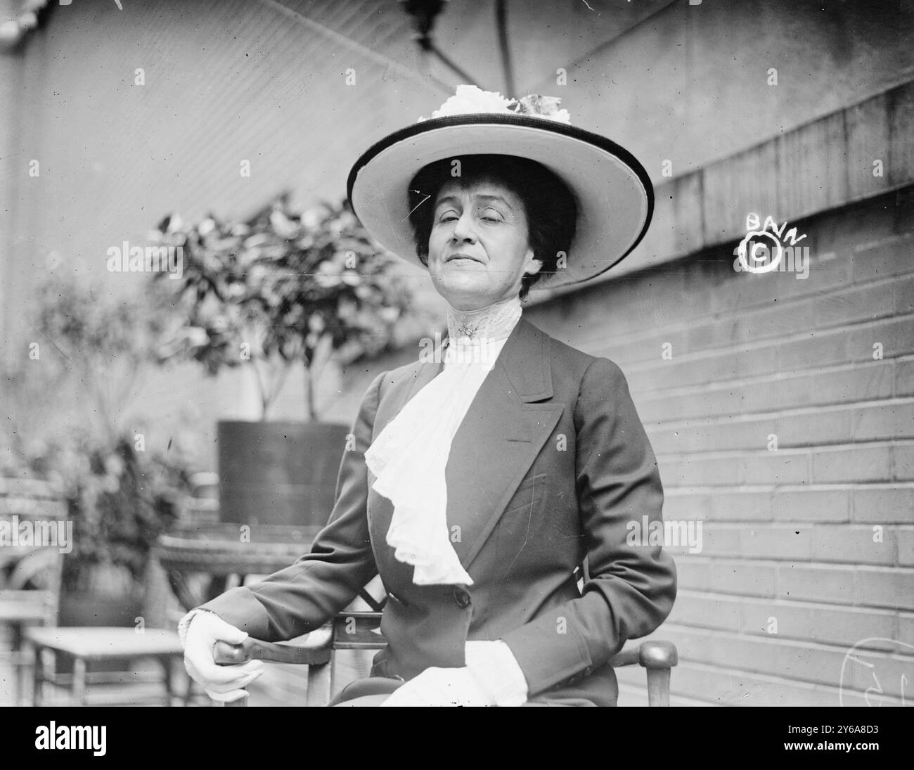 Mrs perry belmont hi-res stock photography and images - Alamy