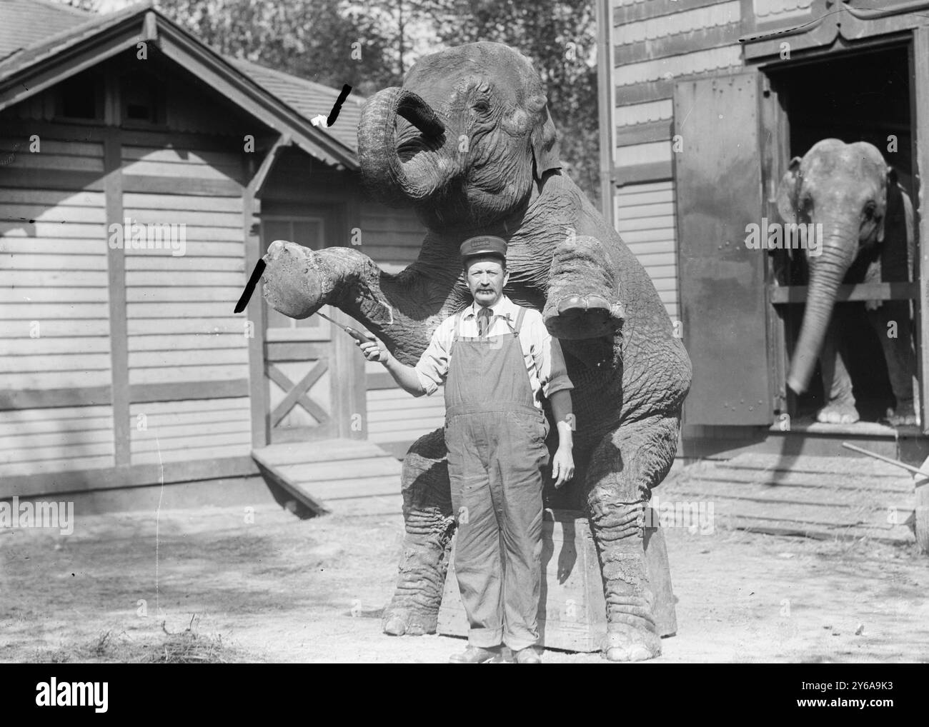 She performs Black and White Stock Photos & Images - Alamy